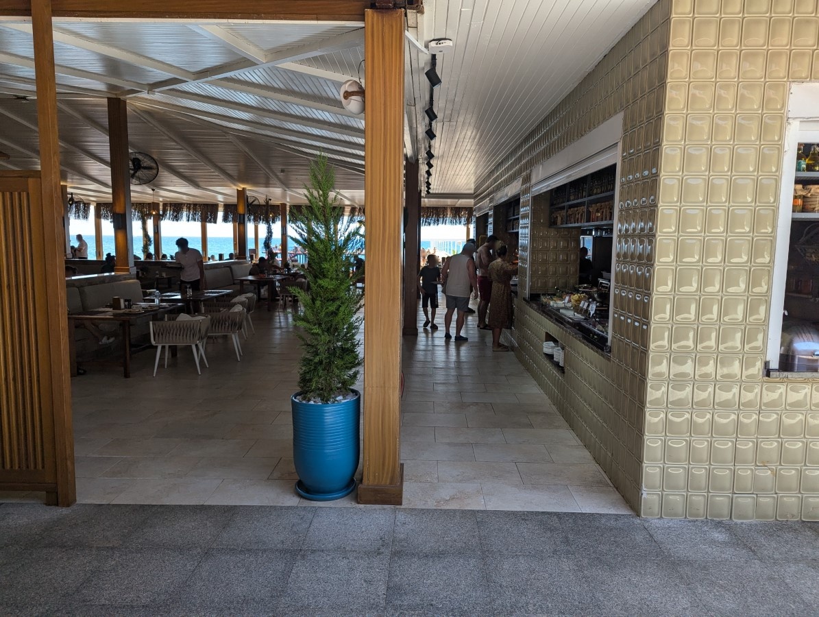 Rixos Sungate - Alara Snack | AccessAble