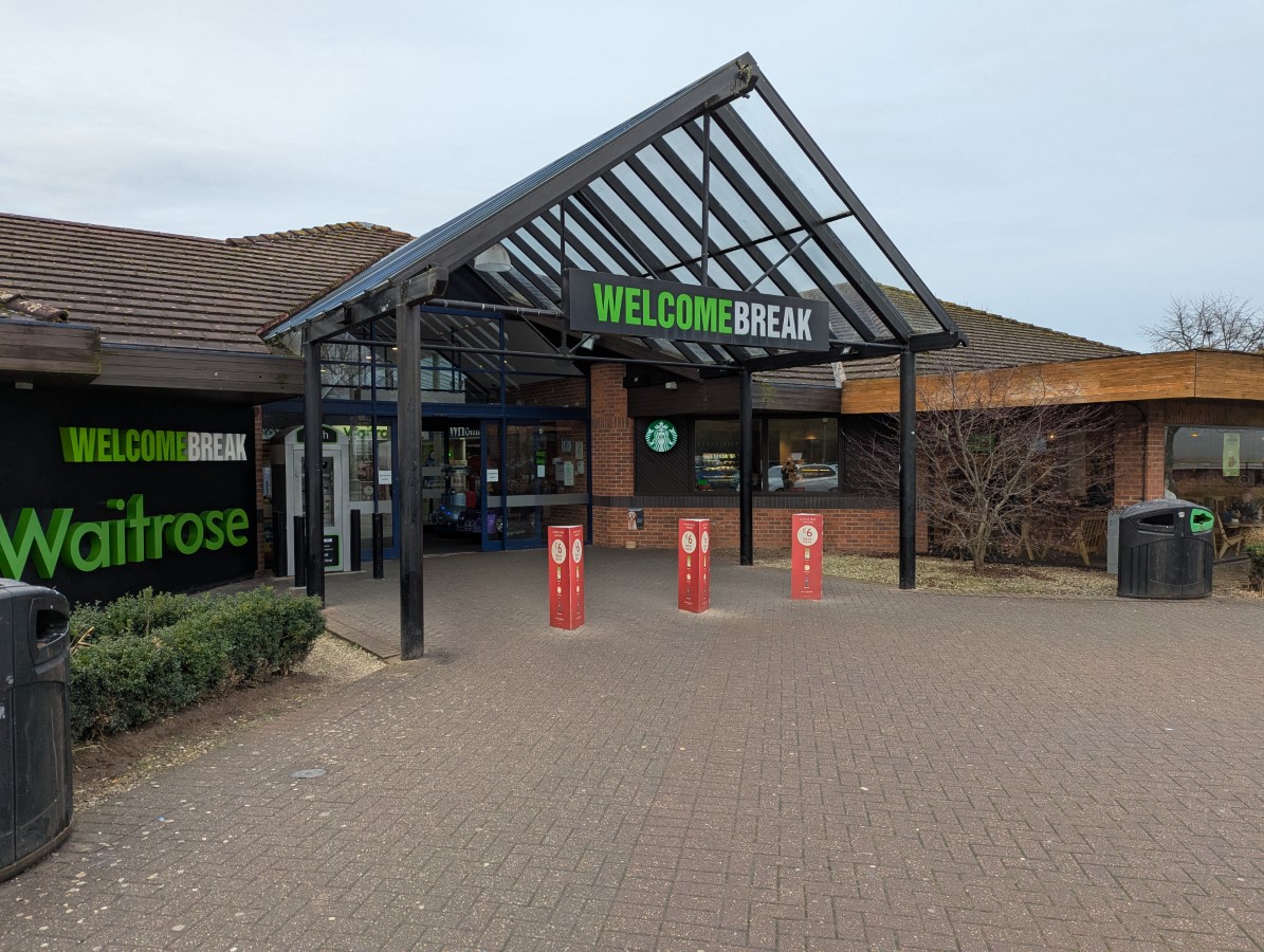 M40 - Warwick Services - Northbound - Welcome Break | AccessAble