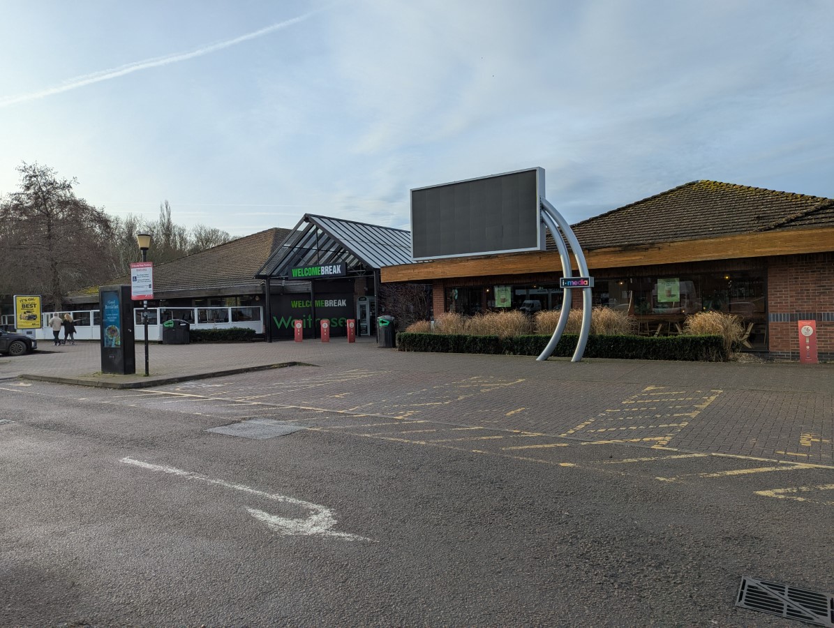 M40 - Warwick Services - Northbound - Welcome Break | AccessAble