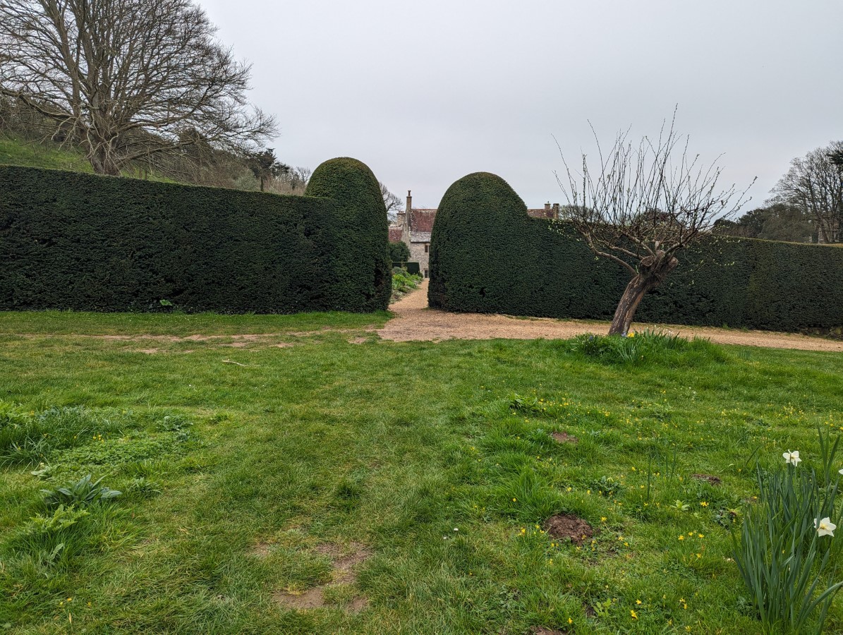 Mottistone Gardens and Estate - Organic Kitchen Garden | AccessAble