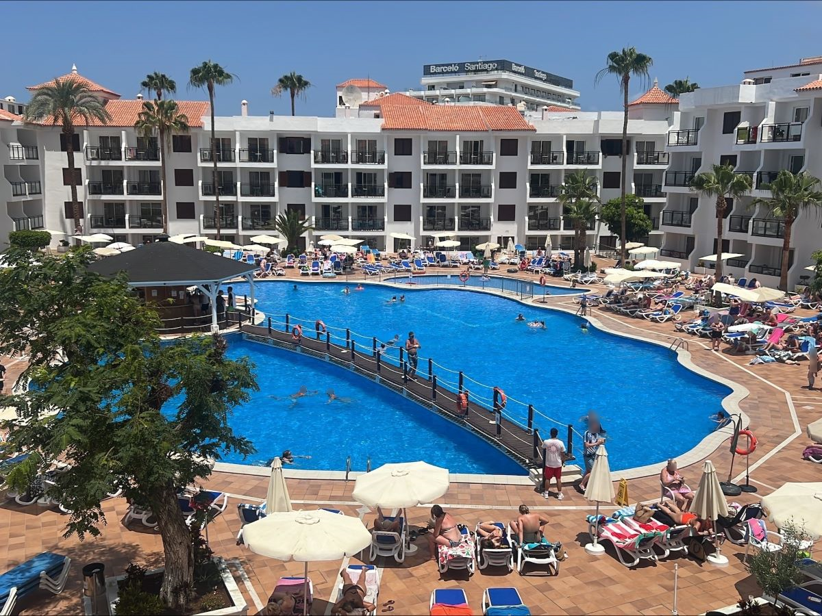 TUI SUNEO Tamaimo Tropical - Swimming Pools | AccessAble