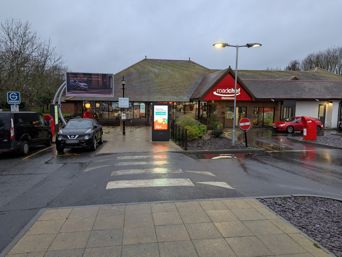 M20 - Maidstone Services - Roadchef | AccessAble