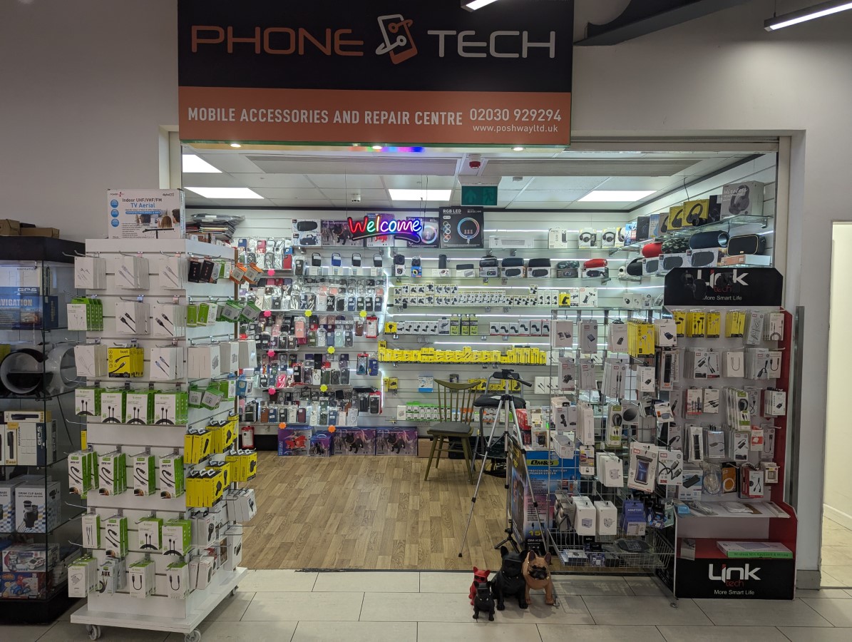 Phone Tech - M5 - Strensham Services - Southbound - Roadchef | AccessAble