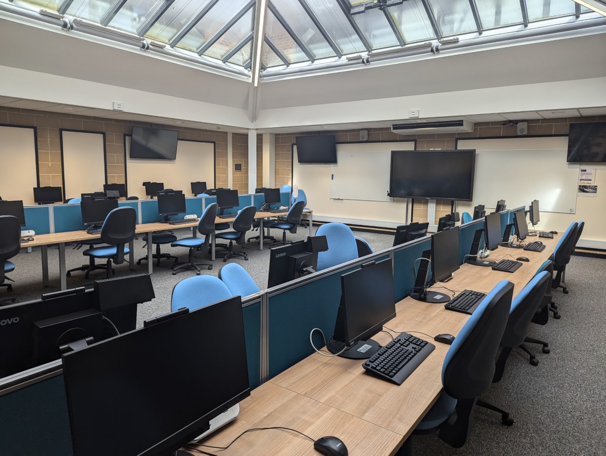 RH-0003 - Computer Room | AccessAble