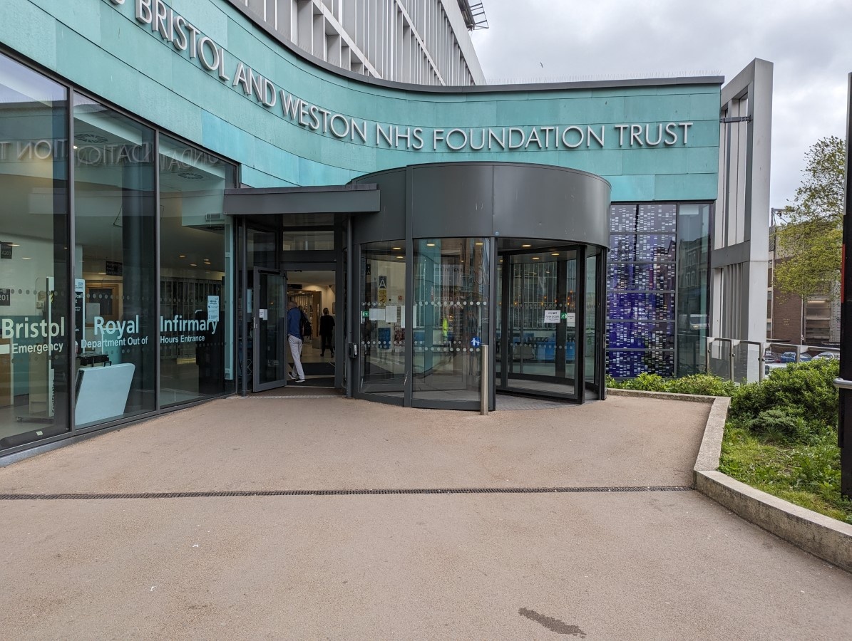 Bristol Royal Infirmary - Hospital Entrances | AccessAble