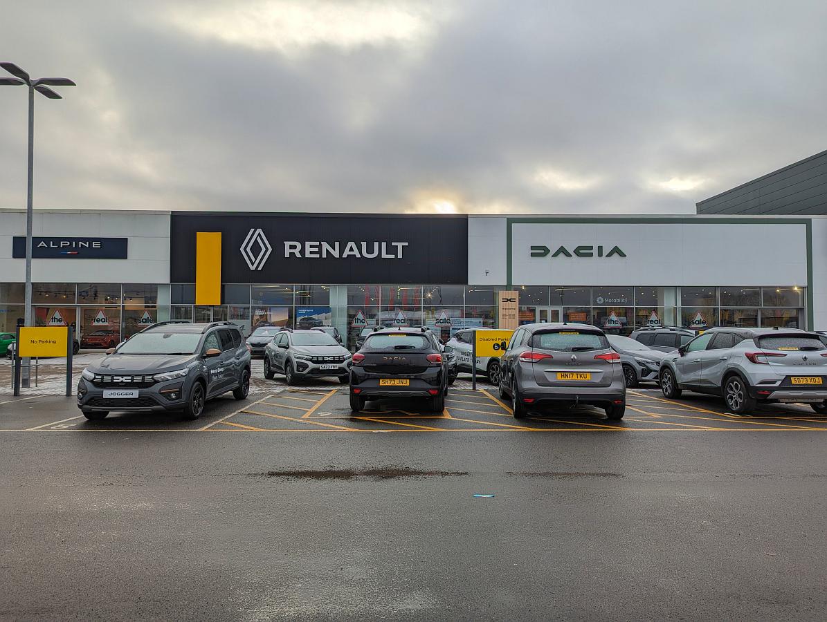 Arnold Clark Hillington Renault / Dacia / Alpine | AccessAble