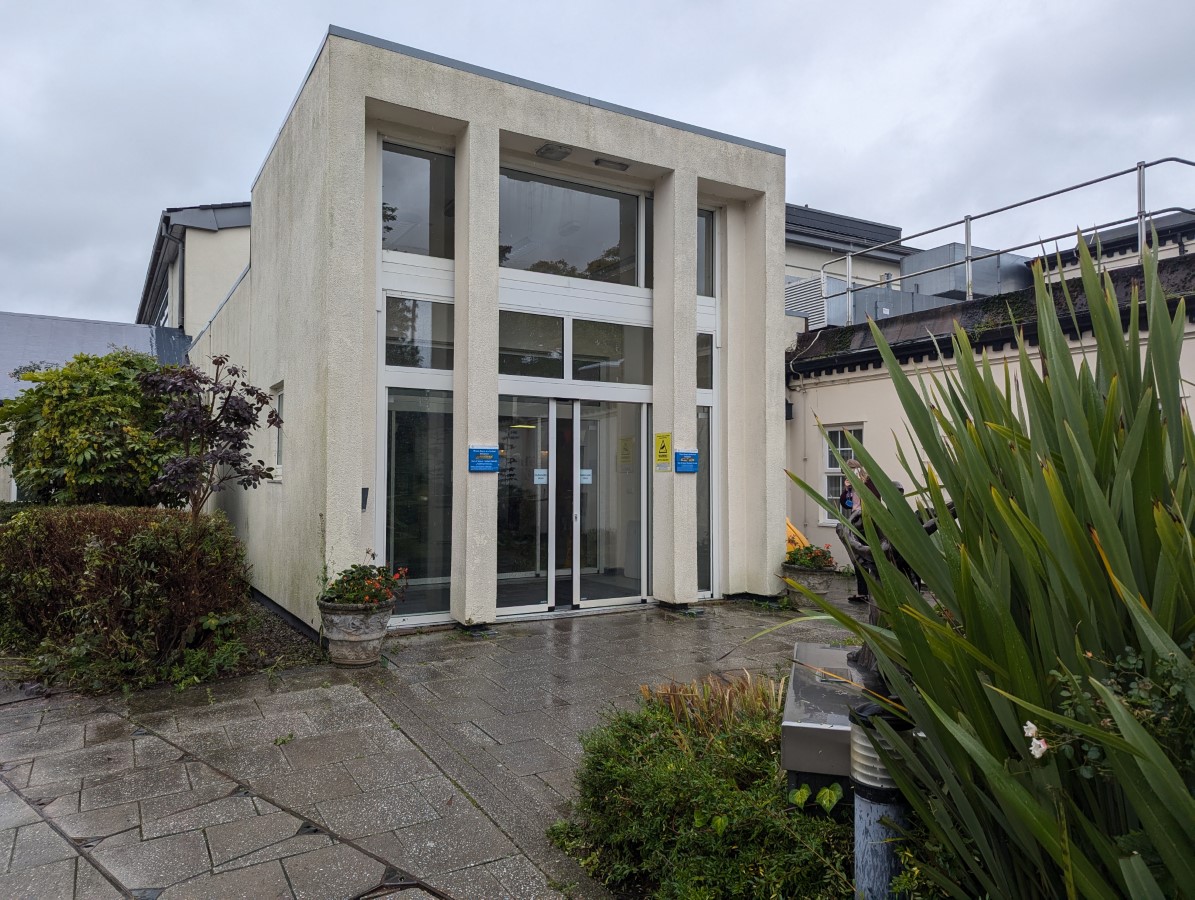 Entrances at the Royal Orthopaedic Hospital | AccessAble