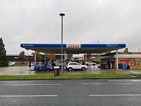 Tesco Oldham Chadderton Superstore Petrol Station | AccessAble