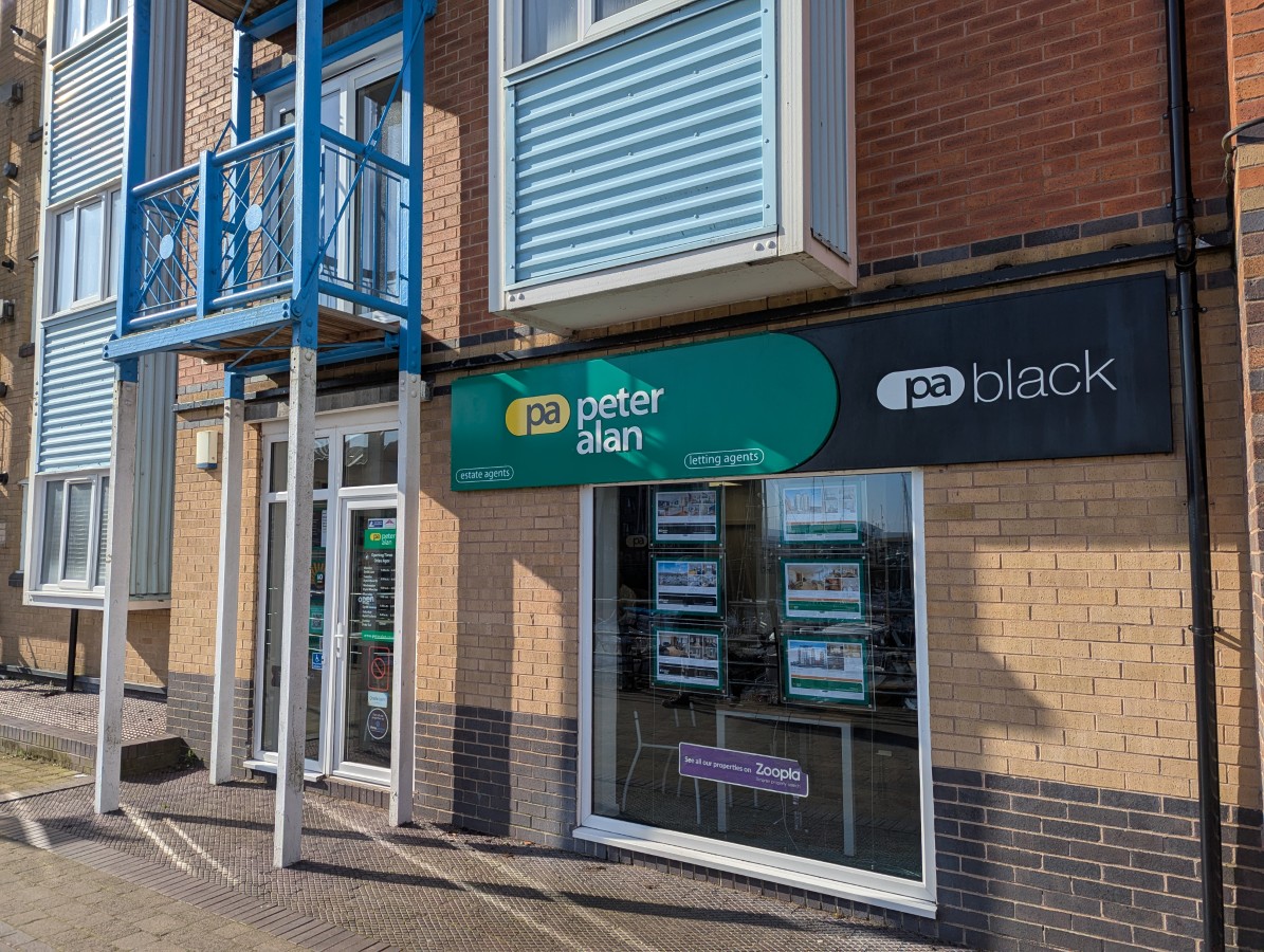 Peter Alan - Swansea Marina | AccessAble