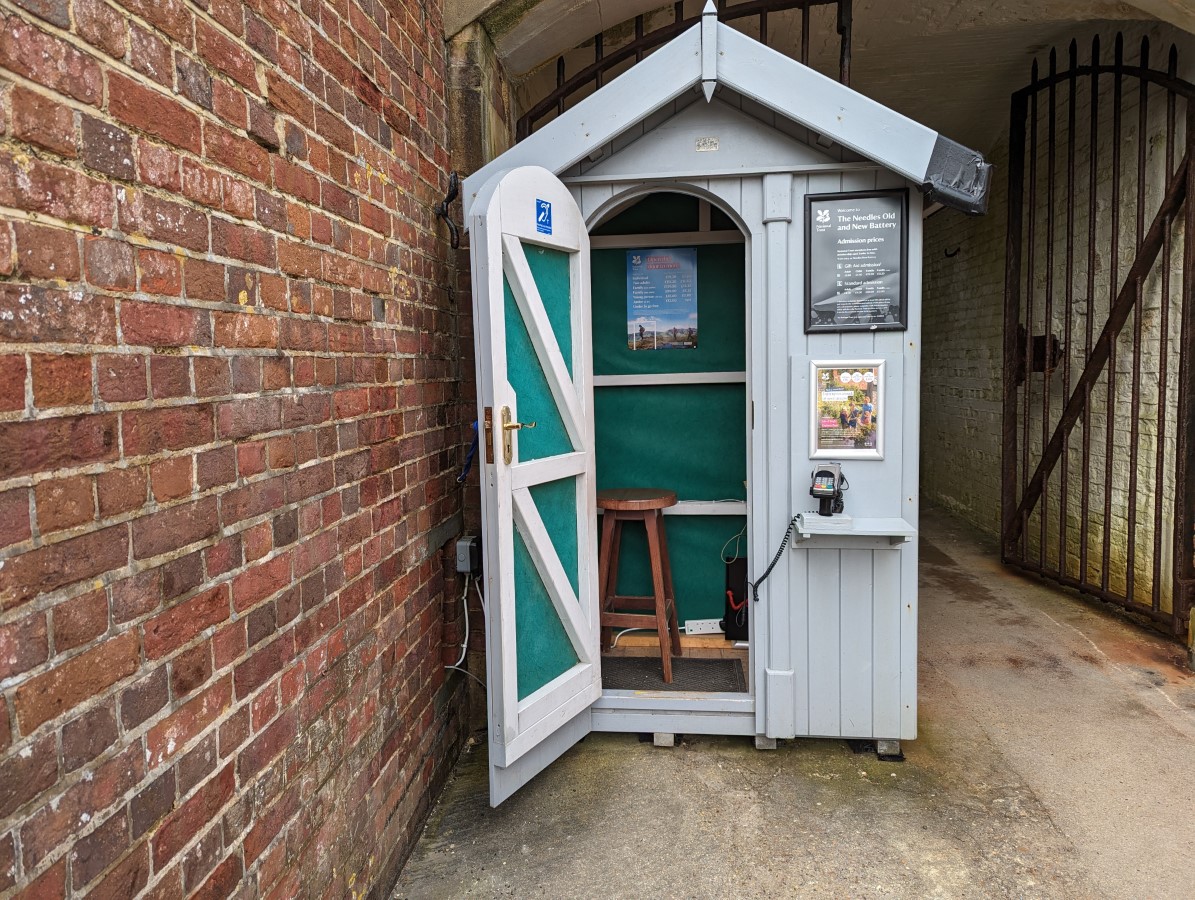 The Needles Old Battery and New Battery - Parking and Arrival | AccessAble