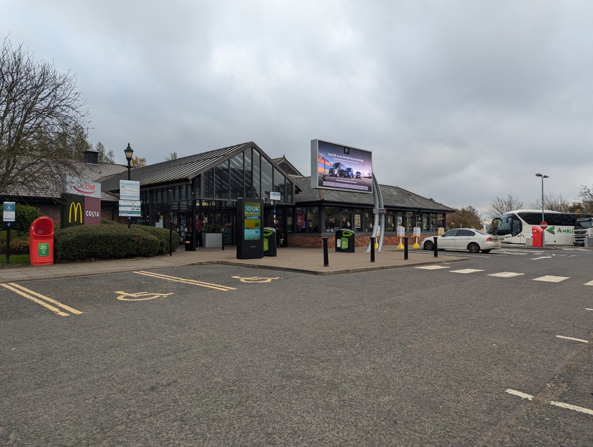 A1(M) - Durham Services - Roadchef | AccessAble