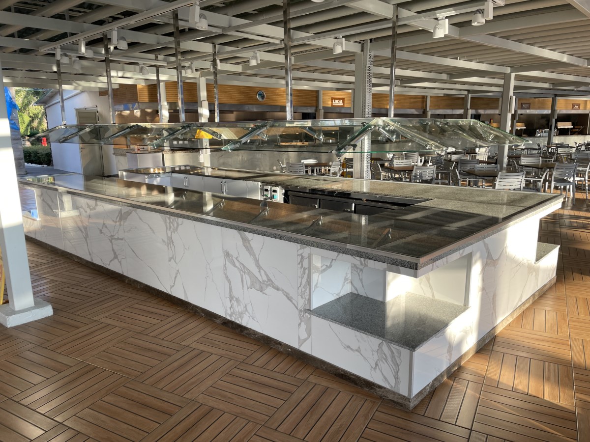 TUI BLUE Tropical - Pool Buffet Restaurant | AccessAble