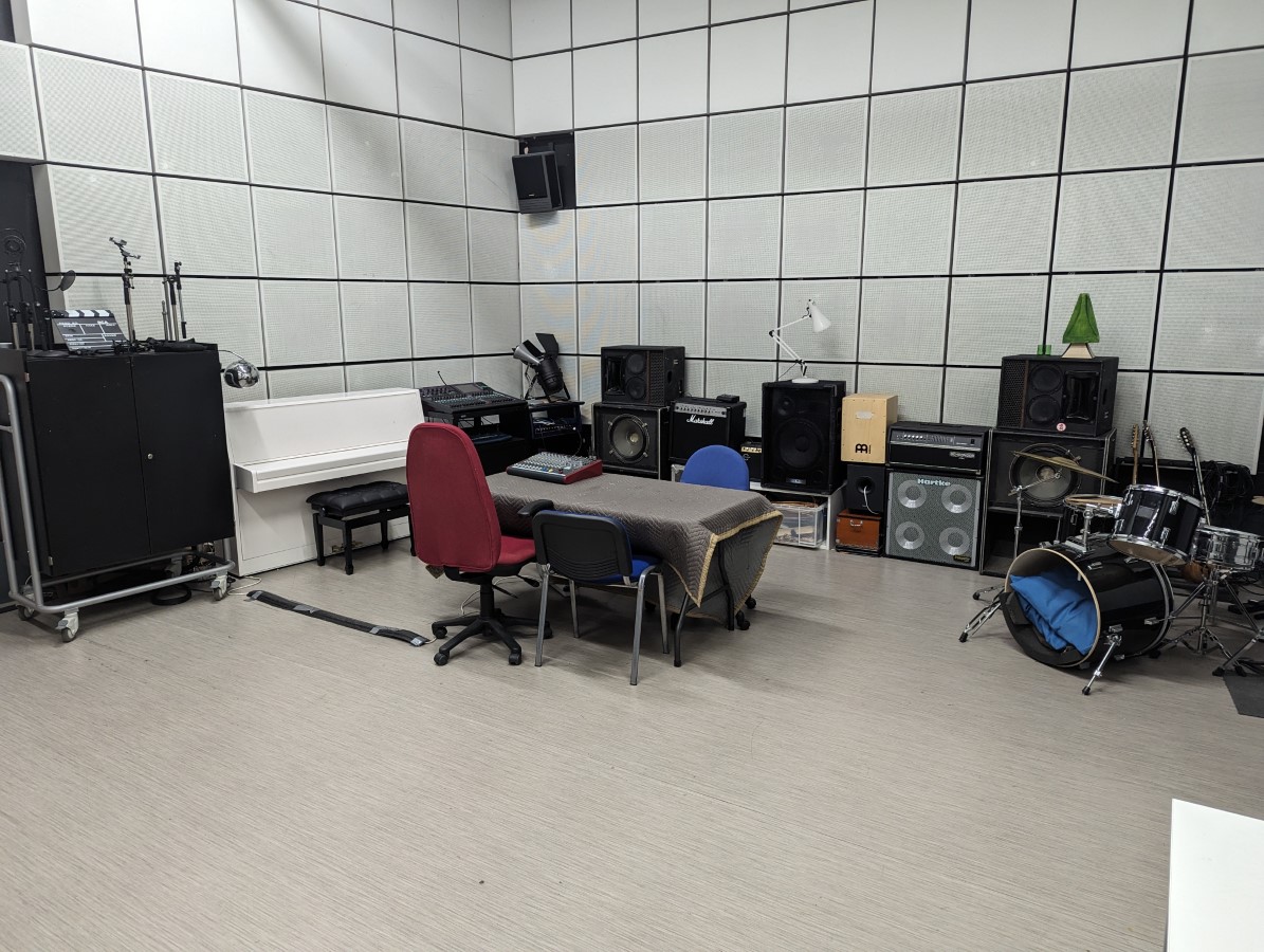 Sound Studio Live Room - SB52 | AccessAble