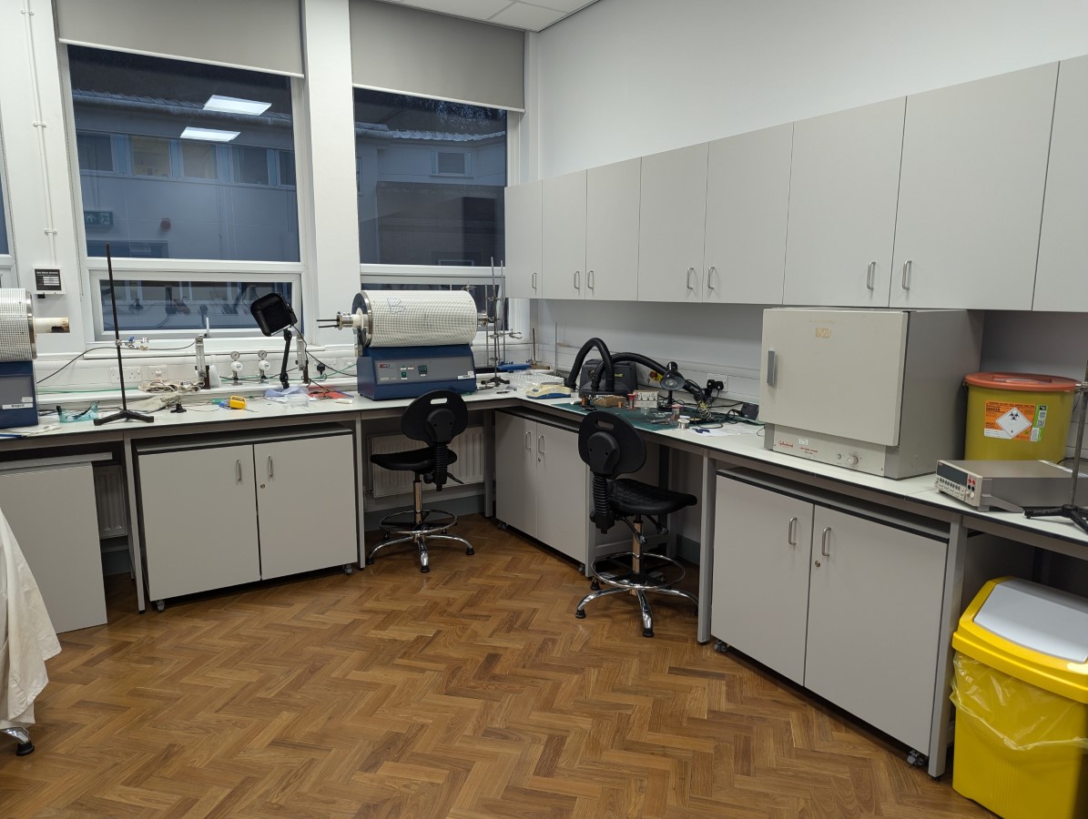 PH203 L - Level 3 Teaching Laboratory - Condensed Matter Physics ...