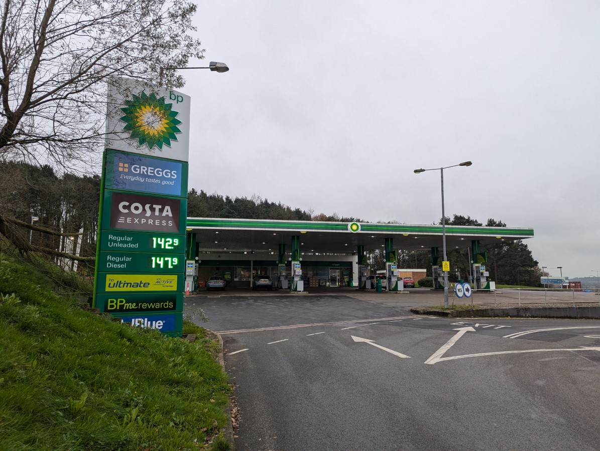 BP Petrol Station - M5 - Frankley Services - Southbound - Moto | AccessAble