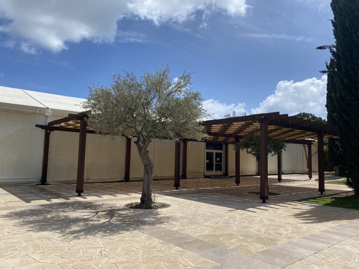 TUI BLUE Sensatori Atlantica Aphrodite Hills - Entertainment | AccessAble