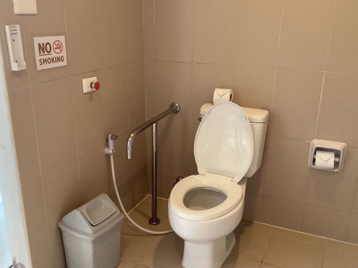 TUI SUNEO Arinara Bangtao - Toilets with Adaptations for Disabled ...