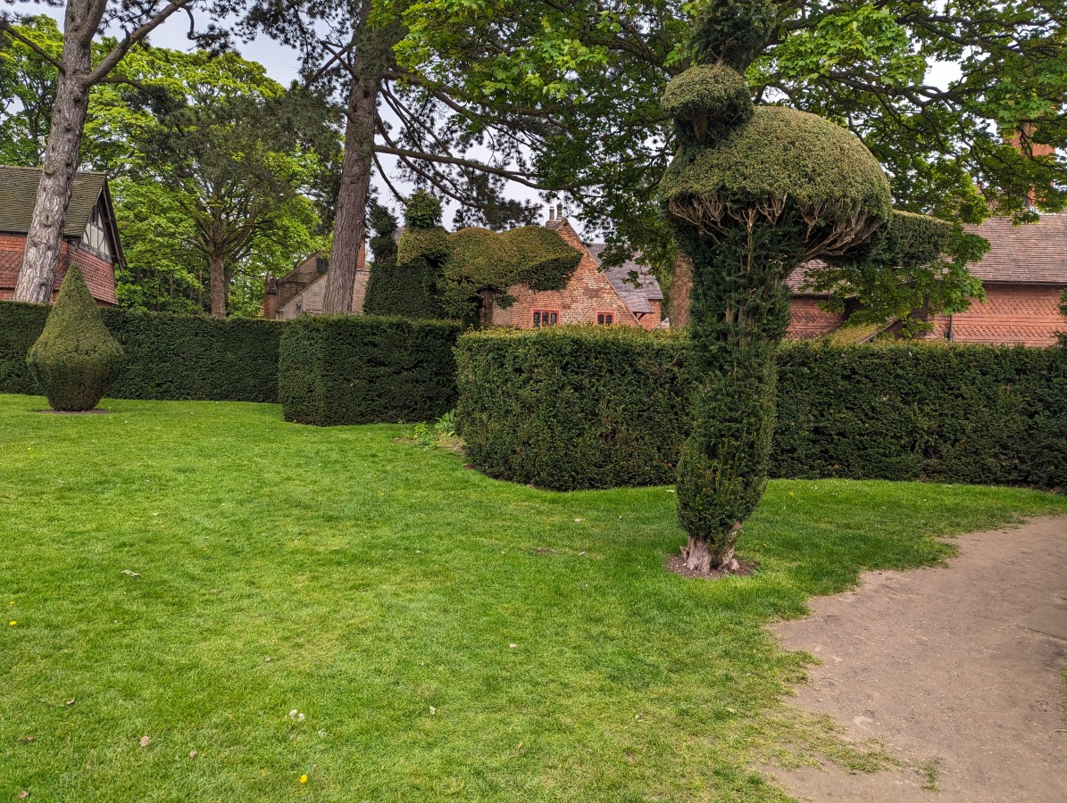 Wightwick Manor and Gardens - Arts and Crafts Gardens | AccessAble