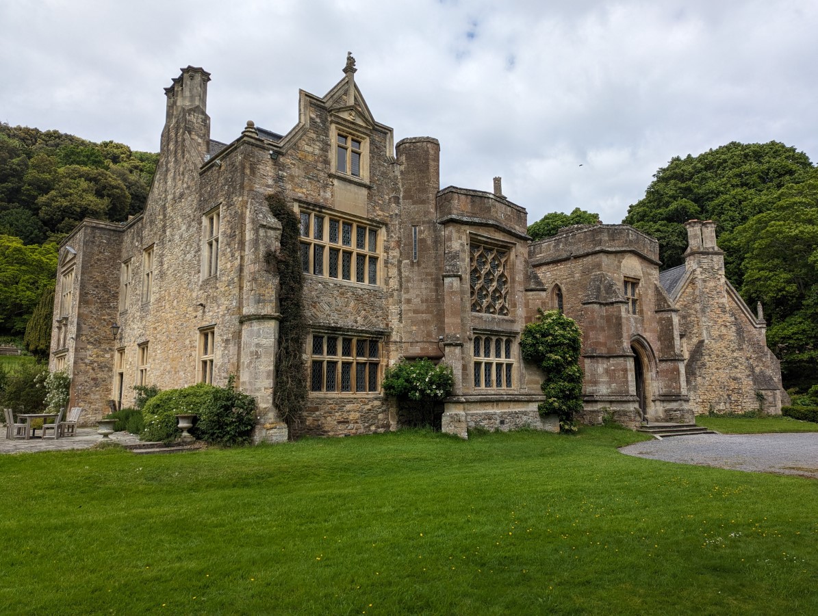 Clevedon Court - House and Garden - National Trust | AccessAble