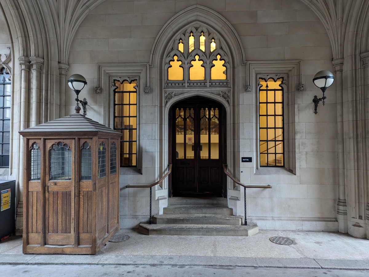 Maughan Library - Staff Entrance | AccessAble