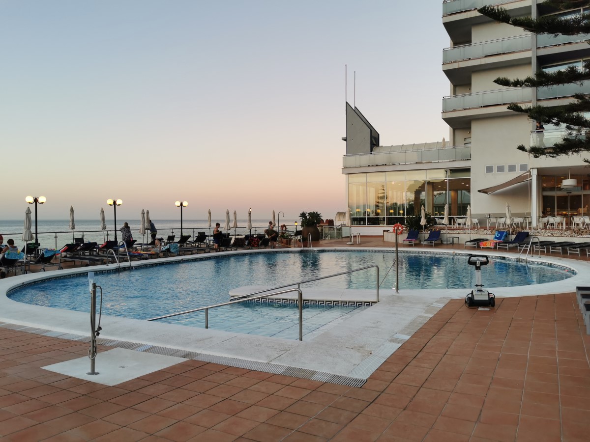 TUI BLUE Riviera - Swimming Pool | AccessAble