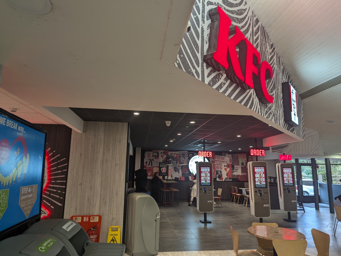 KFC - M5 - Michaelwood Services - Northbound - Welcome Break | AccessAble