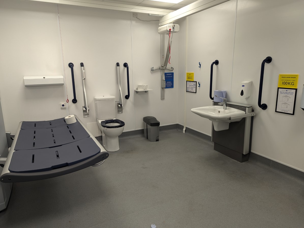 M5 - Taunton Deane Services - Southbound - Roadchef Toilet Facilities ...