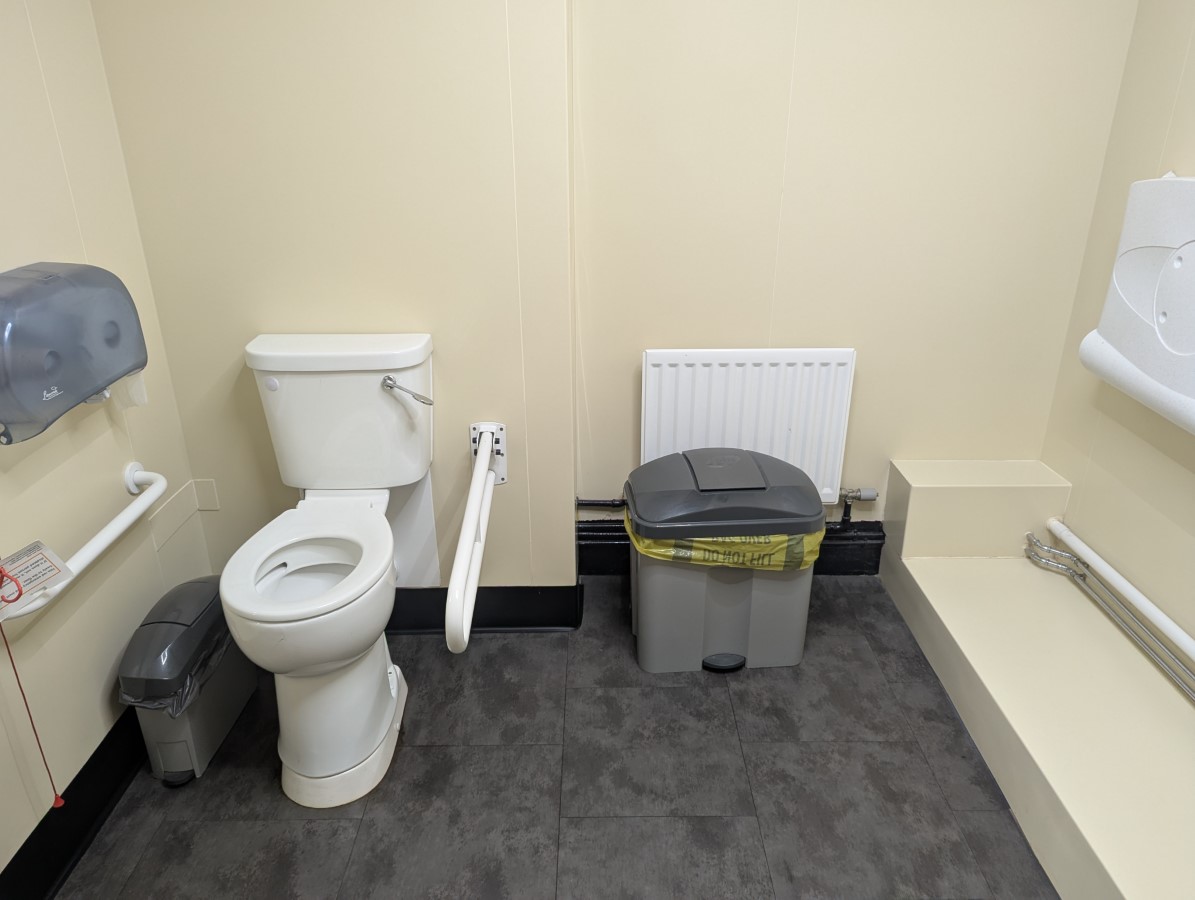 M4 - Chieveley Services - Moto | AccessAble