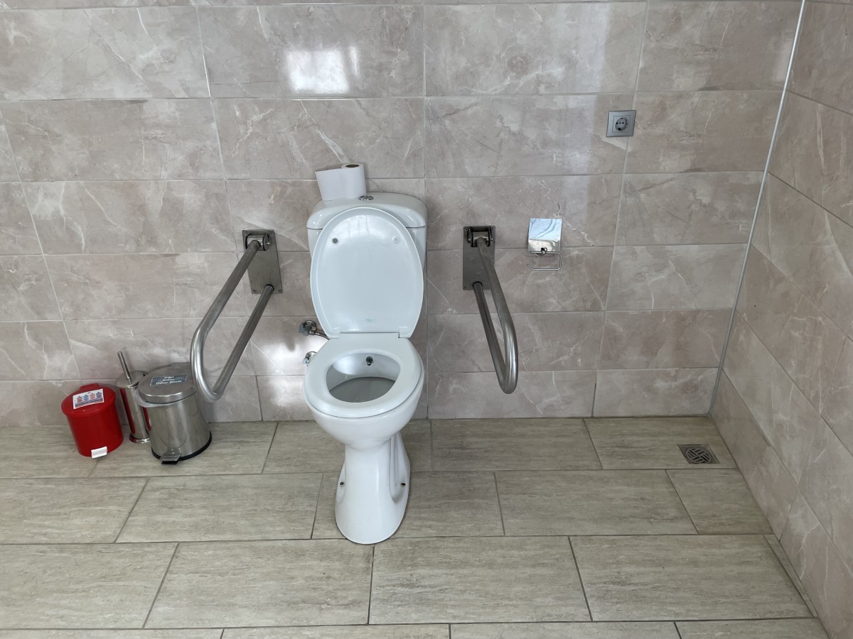 TUI BLUE Tropical - Toilets with Adaptations for Disabled People ...
