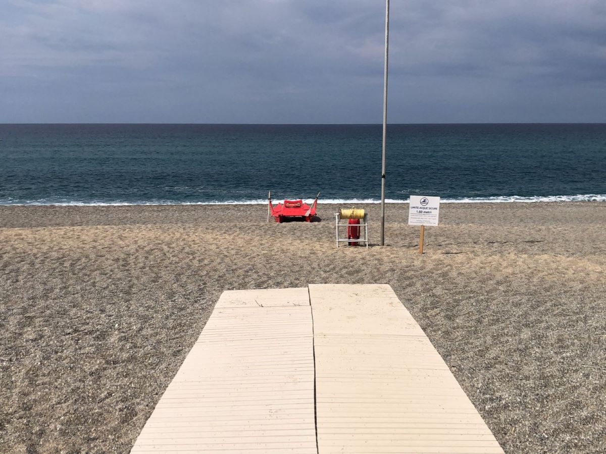 TUI Magic Life Calabria - Beach | AccessAble