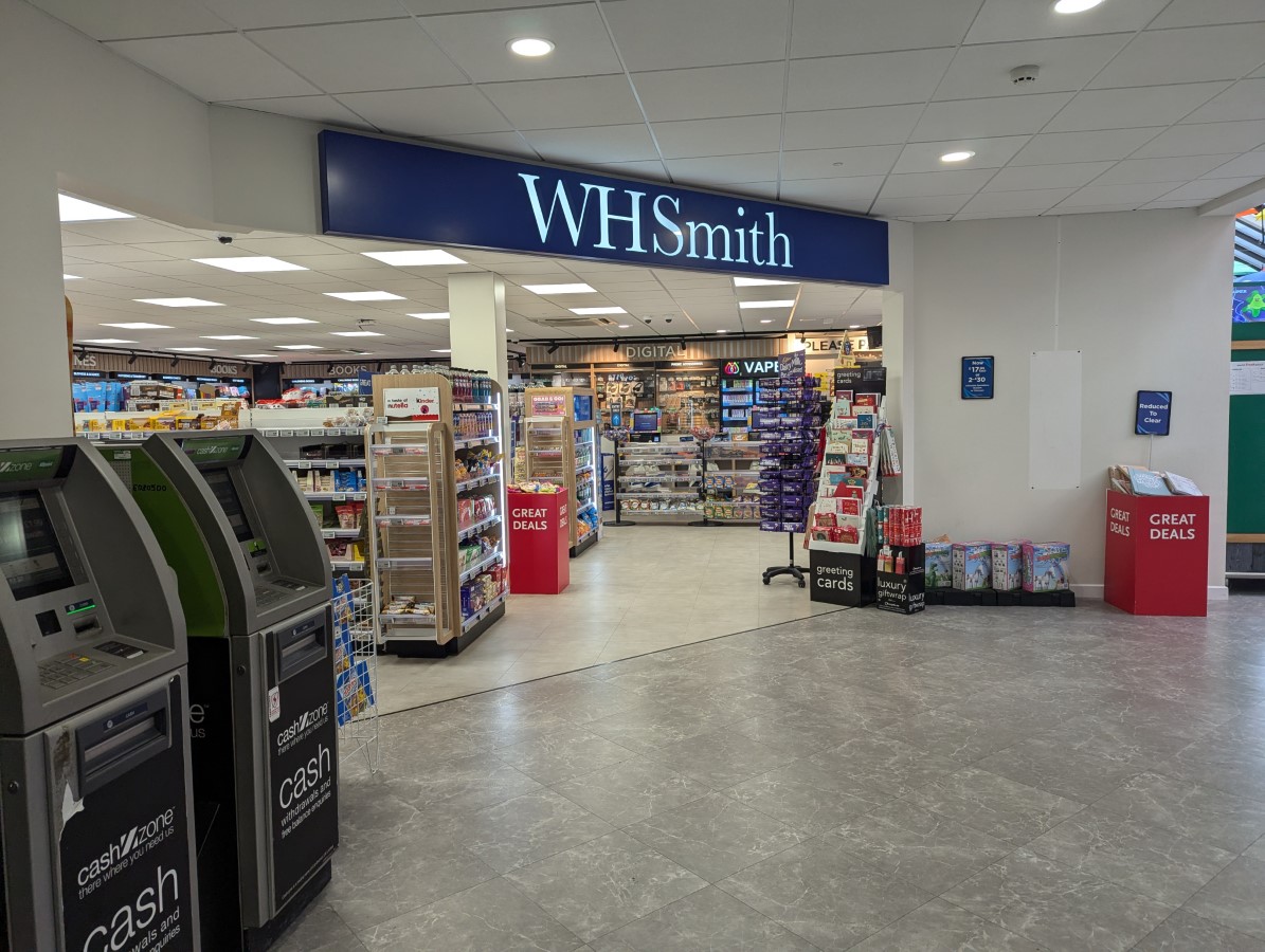 WHSmith - M5 - Sedgemoor Services - Southbound - Roadchef | AccessAble