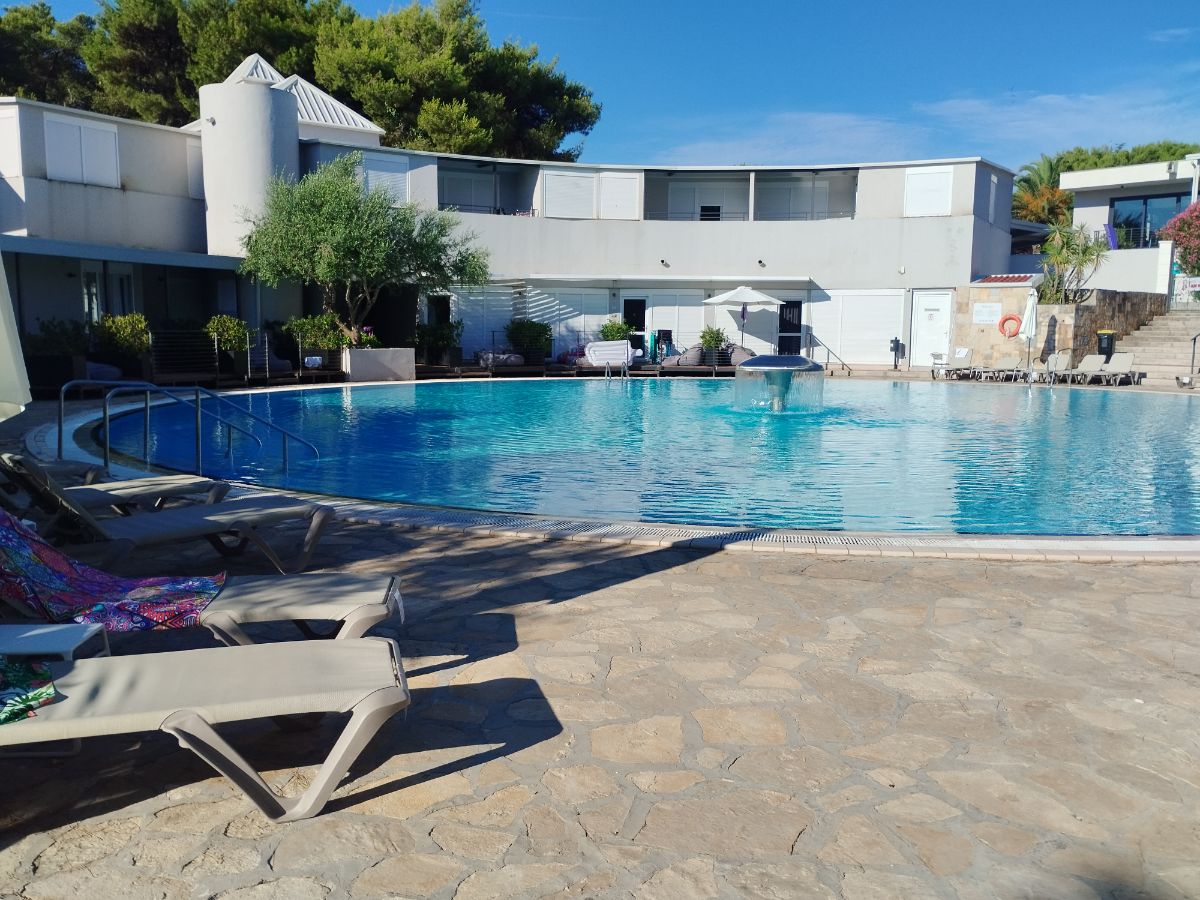 TUI SUNEO Supetar - Swimming Pools | AccessAble